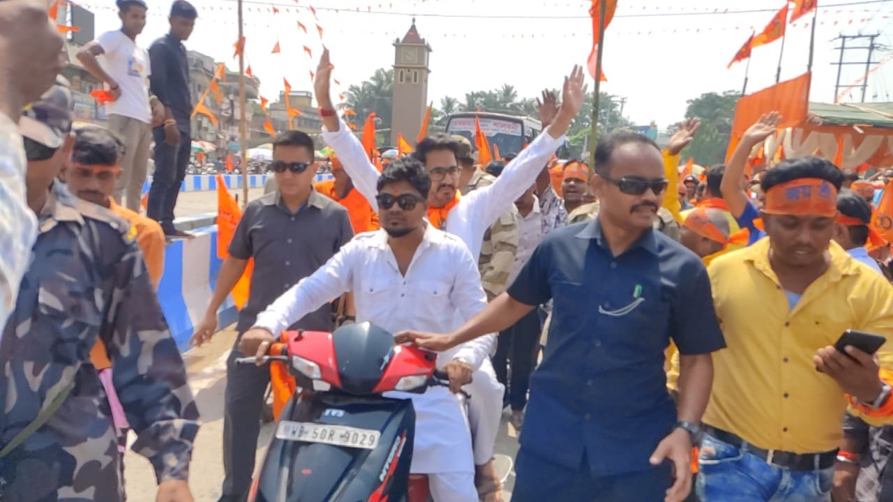 Dev, Hiron, Hatal, রামনবমীর শোভাযাত্রায় অংশ নিলেন ঘাটাল লোকসভার দুই ...